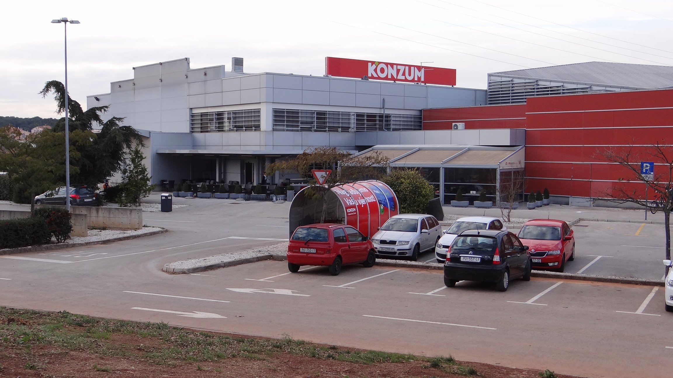 Mercator supermarket - Pula - Modillion - a design - consulting company ...